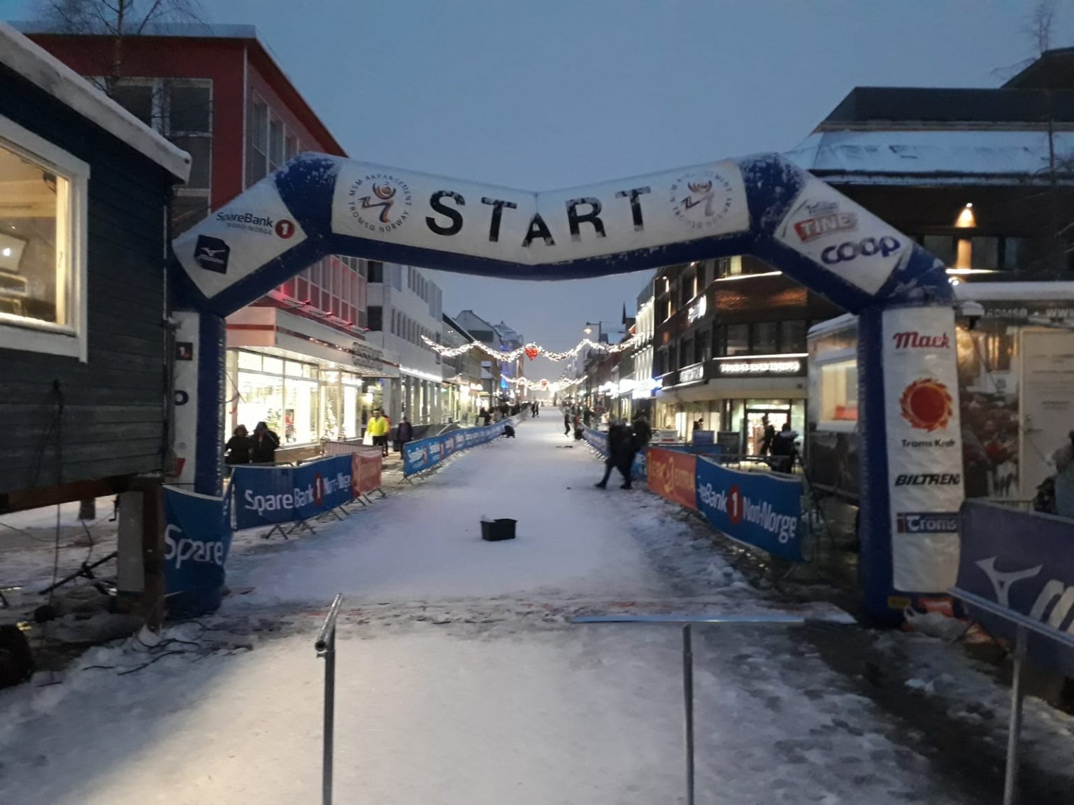 Polar Night Half Marathon Tromso am 04.01.20 von Thorsten Rickel ...